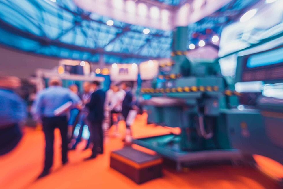 8 Essential Features for an Impressive Trade Show Booth Backdrop